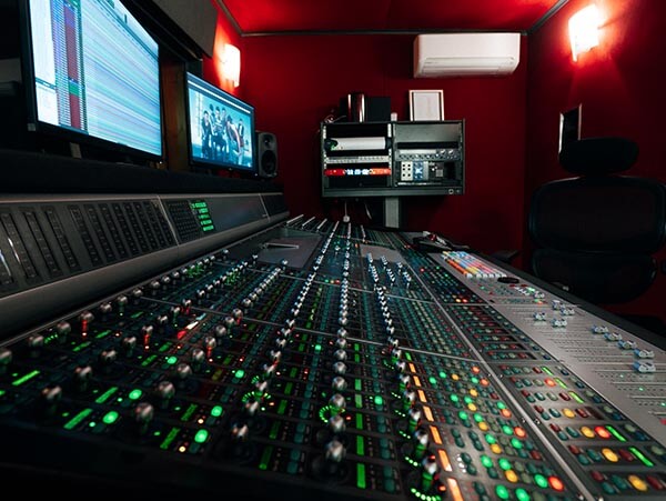 Creative Media Masters Degree at SAE UK